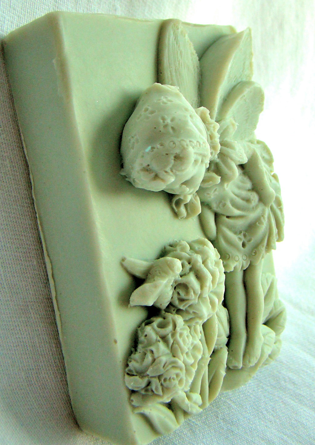 Handmade Honeysuckle Natural Goats Milk Soap-3.9oz on Luulla